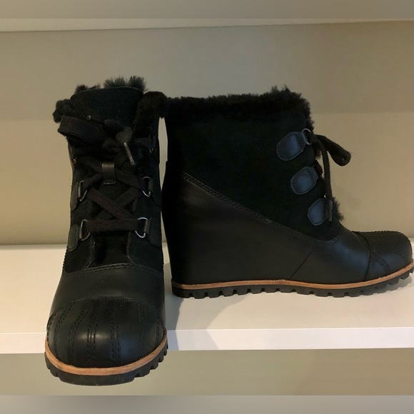 UGG | Shoes | Ugg Alasdair Black Leather Waterproof Wedge Sheepskin ...
